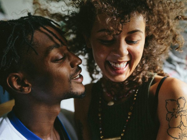 How to Approach Women: Tips to Start a Conversation