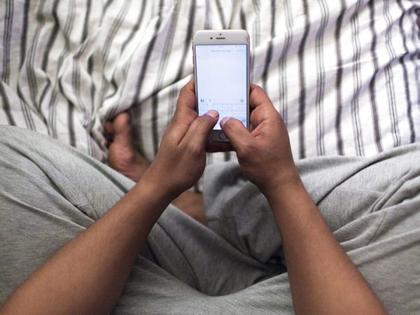 What to Text After a First Date: 5 Examples of What to Say