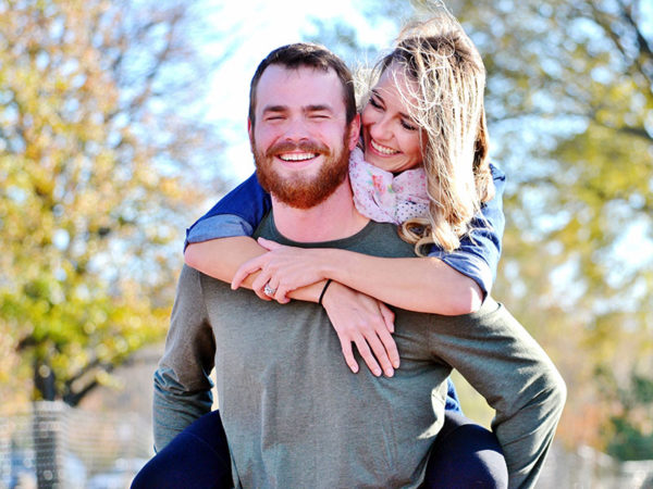 How Do Men Fall In Love? 6 Signs To Look Out For